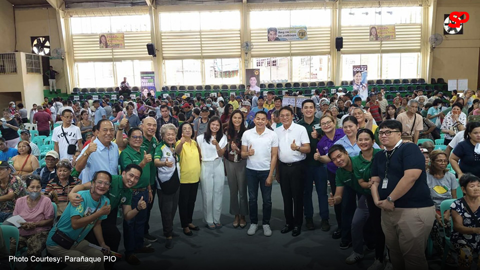 Parañaque City LGU distributes gifts to senior citizens - Sunday Punch