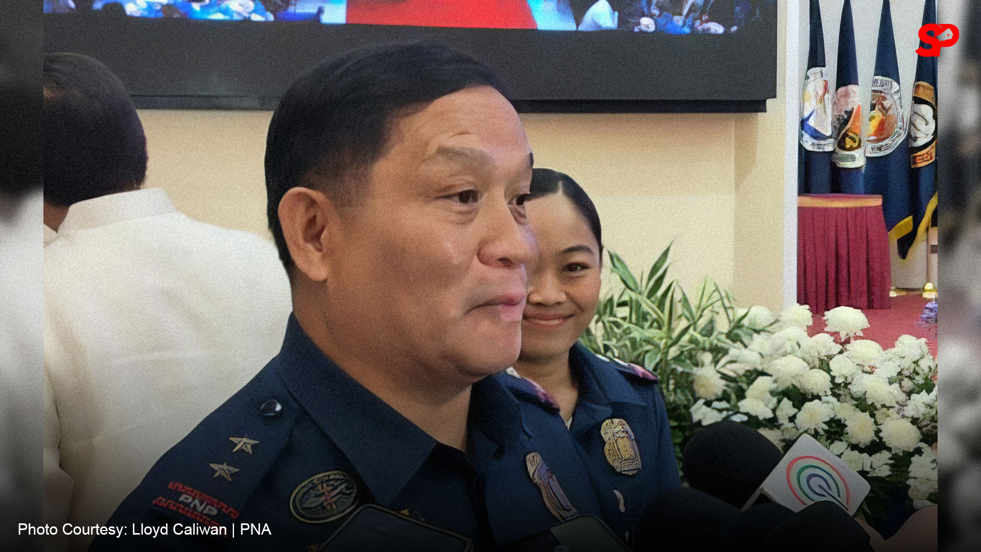 Security guards can wear hats, not entire Santa costume - PNP - Sunday ...