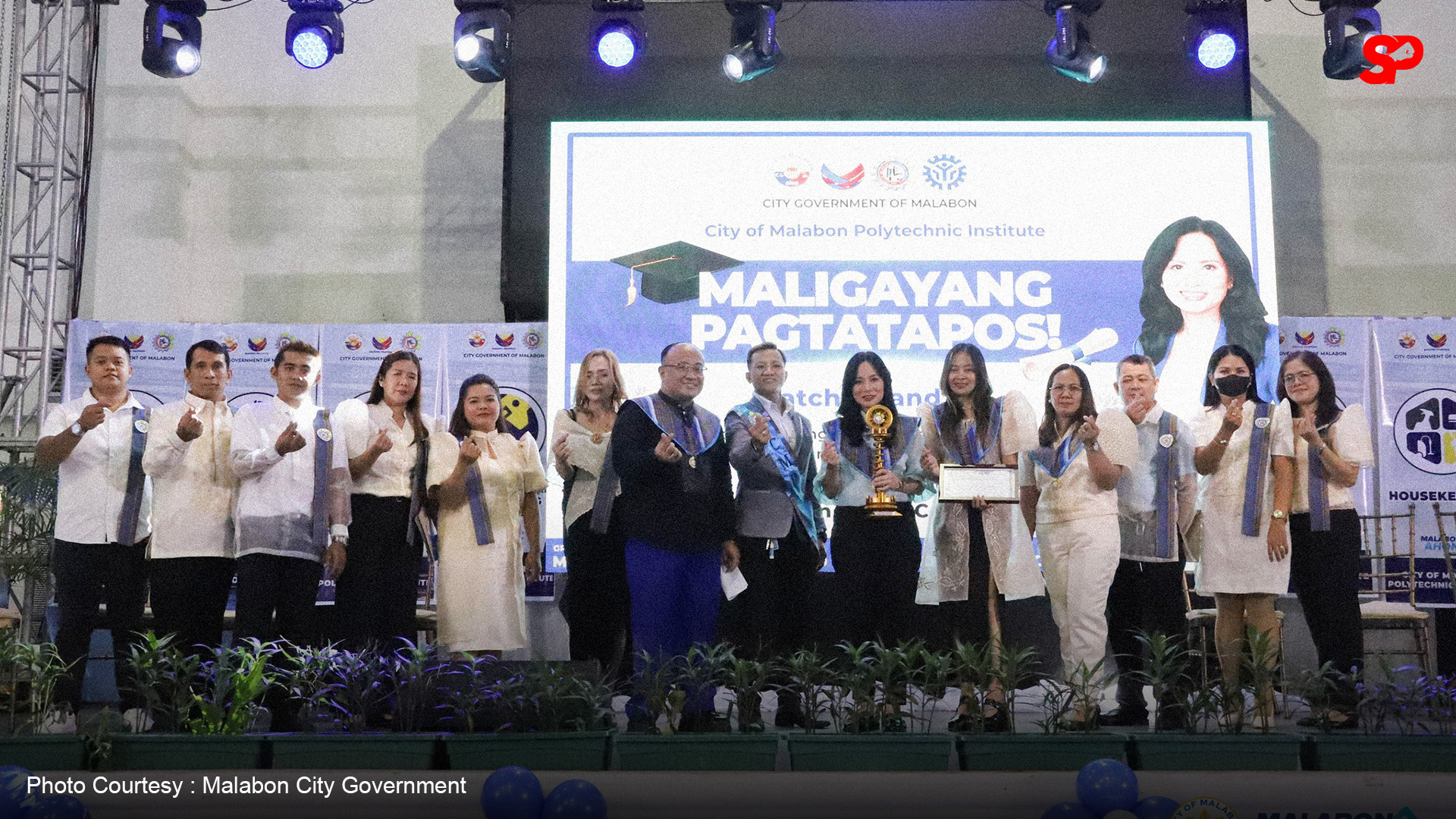 500 CMPI Students Graduate in Malabon Ceremony - Sunday Punch